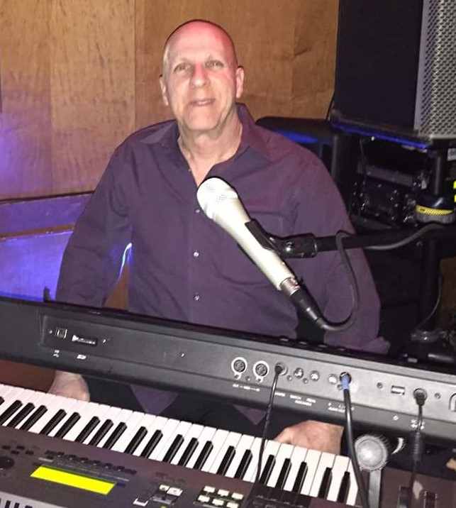 Elder Audience » Blog Archive » Dave Aston- Sing-A-Long Piano Through ...